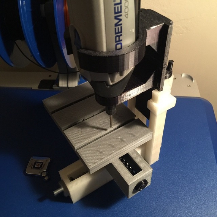 3D Printable Mini milling machine by Jack Imakr