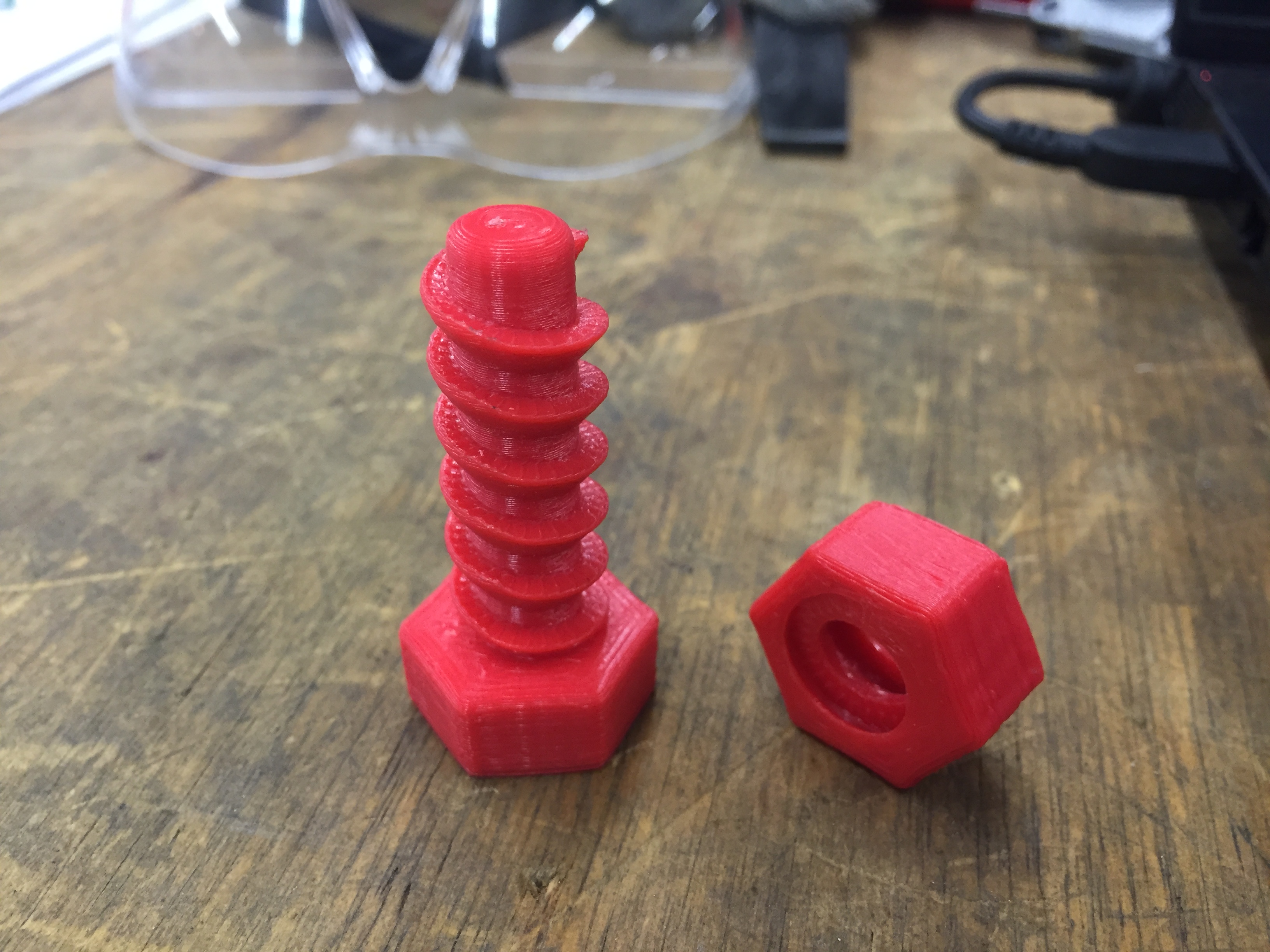 3D Printable Support free strong Bolt by Jack Imakr