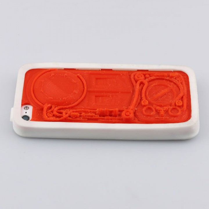 3D Printable Geiger-esque iphone case by Matt Lager