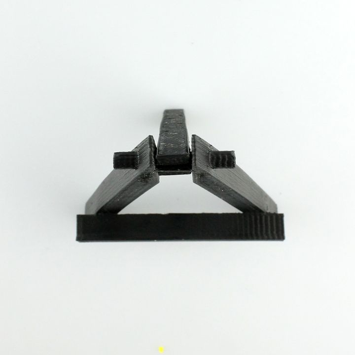 3D Printable Mini Caballete Easel by Franc Falco