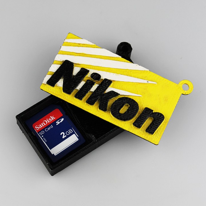 3D Printable Nikon SD & CF Memory Card Case by Felipe Pinzón Mallol