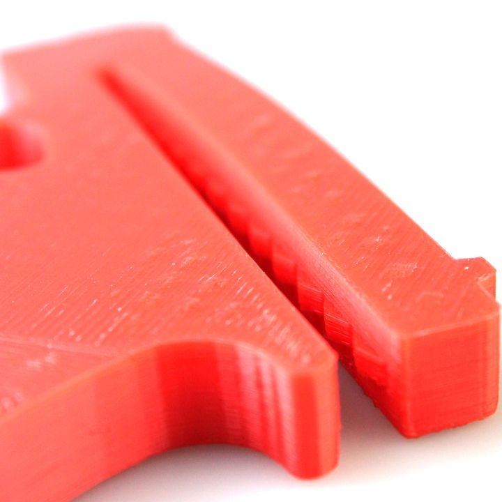 3D Printable Chip Clip by Assi Grossman
