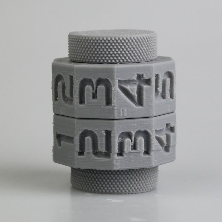 3D Printable Magic The Gathering Life Counter by Abraham Kurtzweil