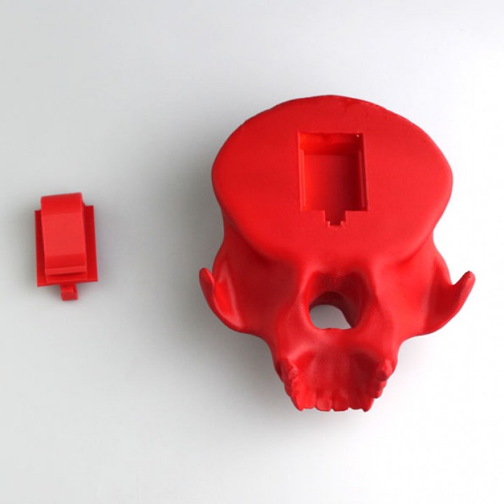 3D Printable LED Skull Clip by Sebastian Kerner
