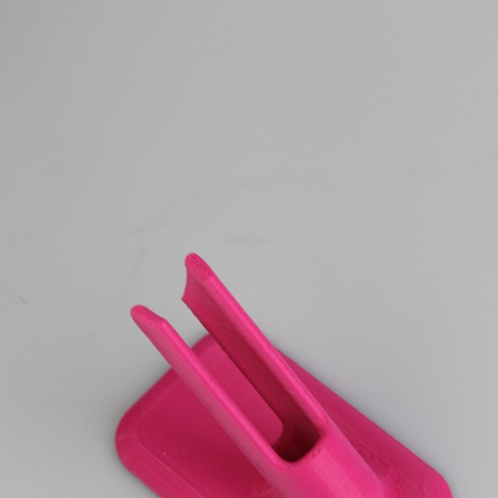 3D Printable Airbrush Stand by Kirby Downey