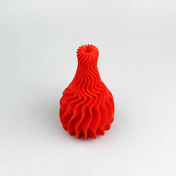 3D Printable Twisted style Vase 2 by James Alday