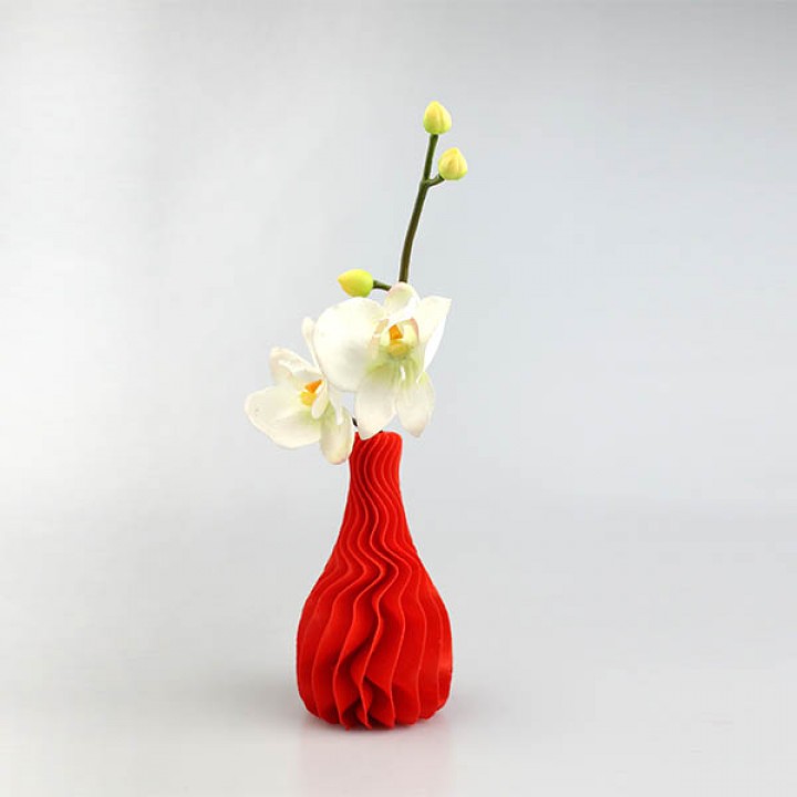 3D Printable Twisted style Vase 2 by James Alday