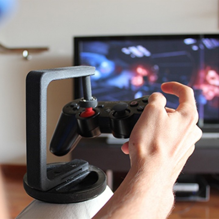 3D Printable One handed PS3 controller by Sebastian de Cabo Portugal