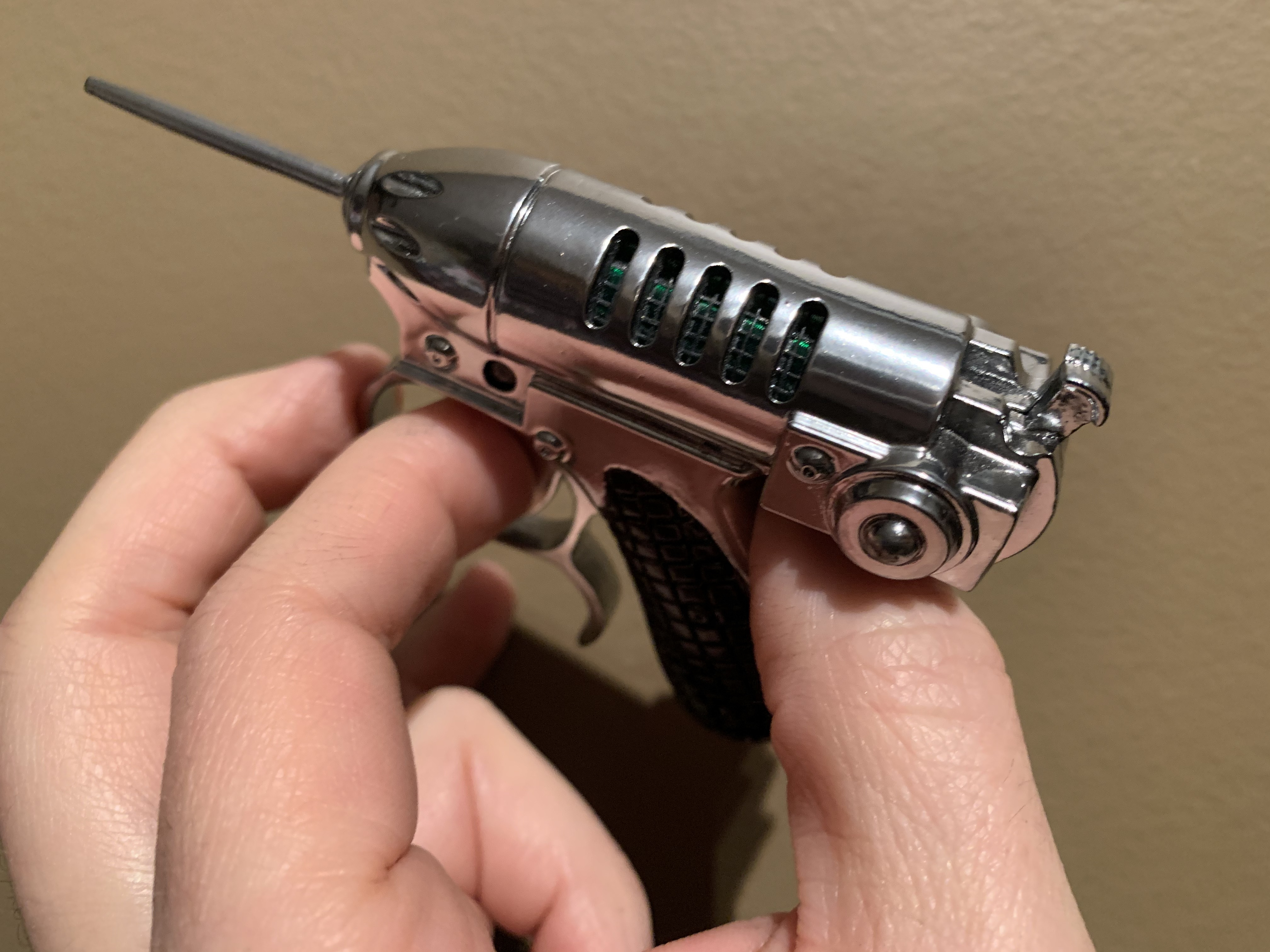 3D Printable Men in Black - Noisy Cricket Gun by Darras Bertrand
