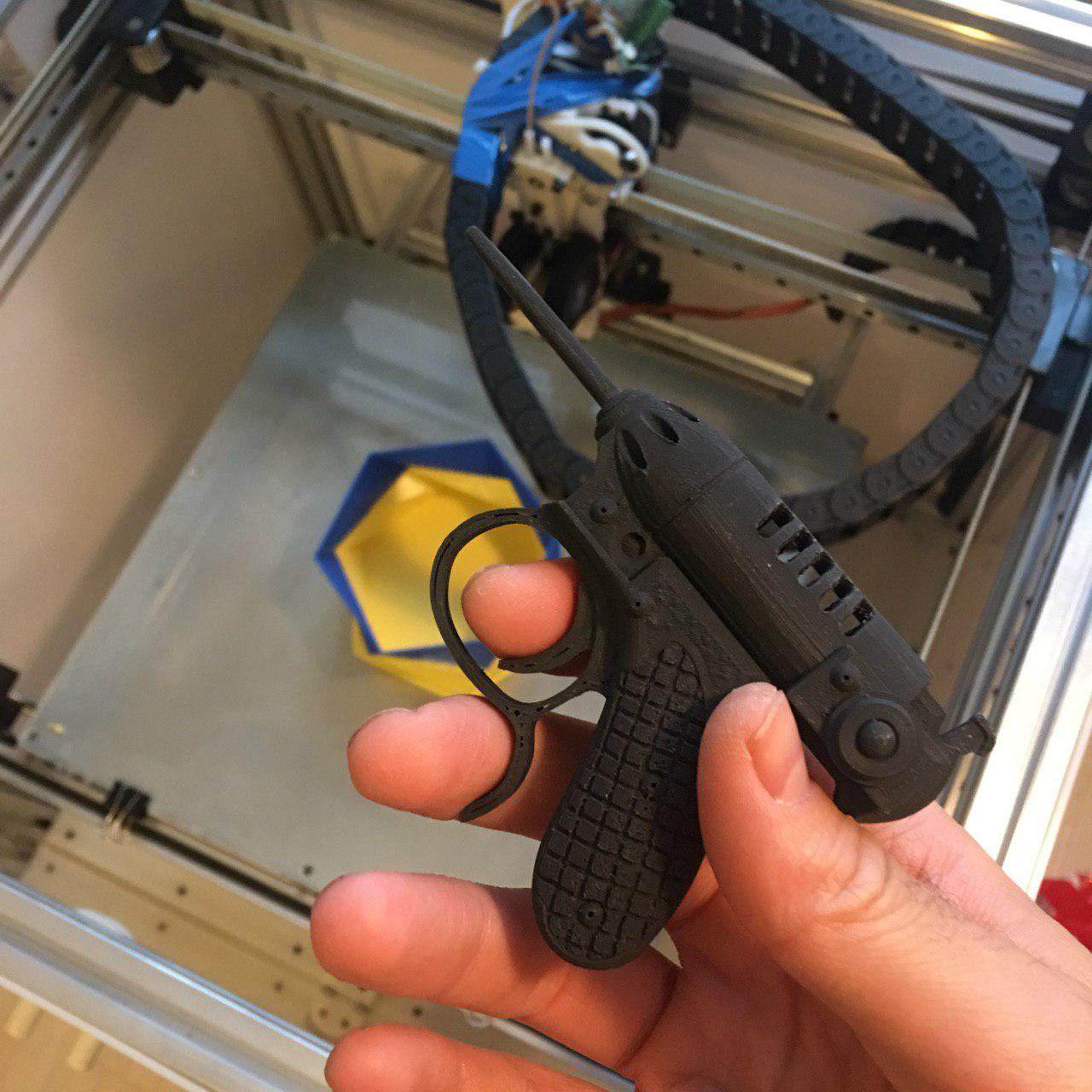 3D Printable Men in Black - Noisy Cricket Gun by Darras Bertrand