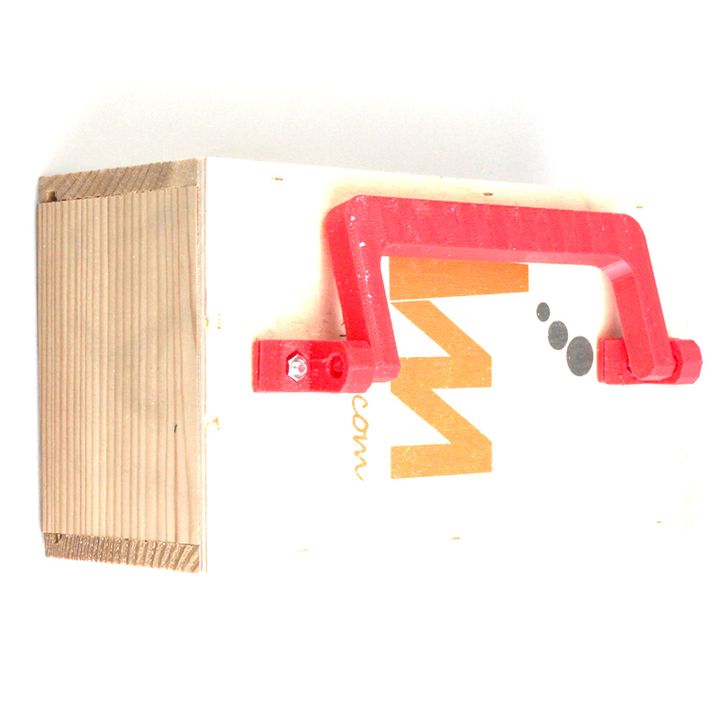 3D Printable Case Handle by phillip bennett