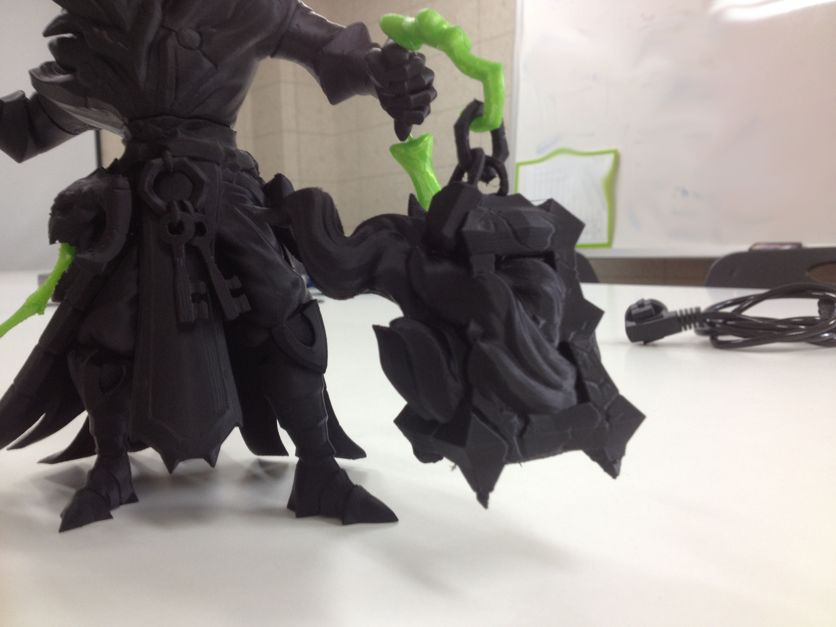 3D Printable Thresh - league of legends by Daniel Schunemann