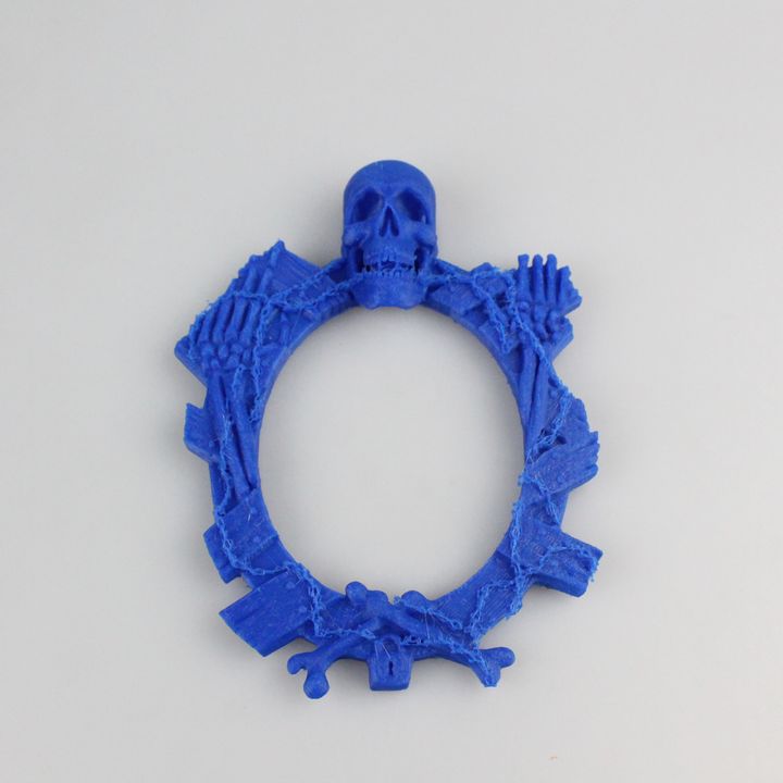 3D Printable Mirror Frame by Kamile Zaleckaite