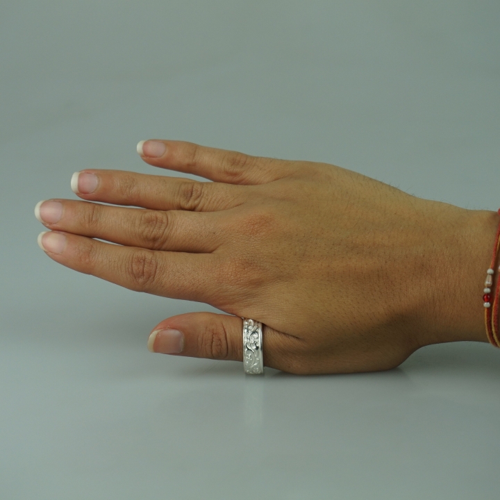 3D Printable Engraved Ring by Murat Bozer