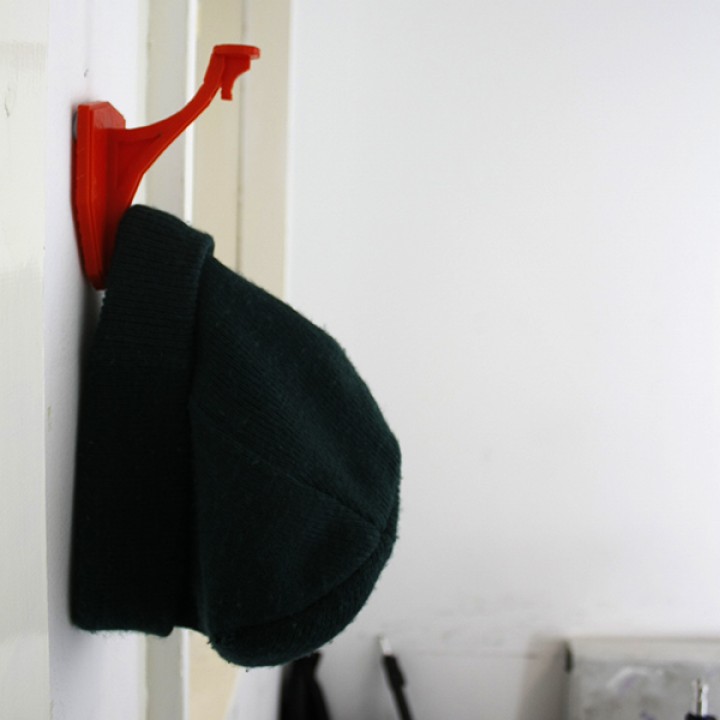 3D Printable Simple Coat Hanger by Ricardo Pérez Rosete