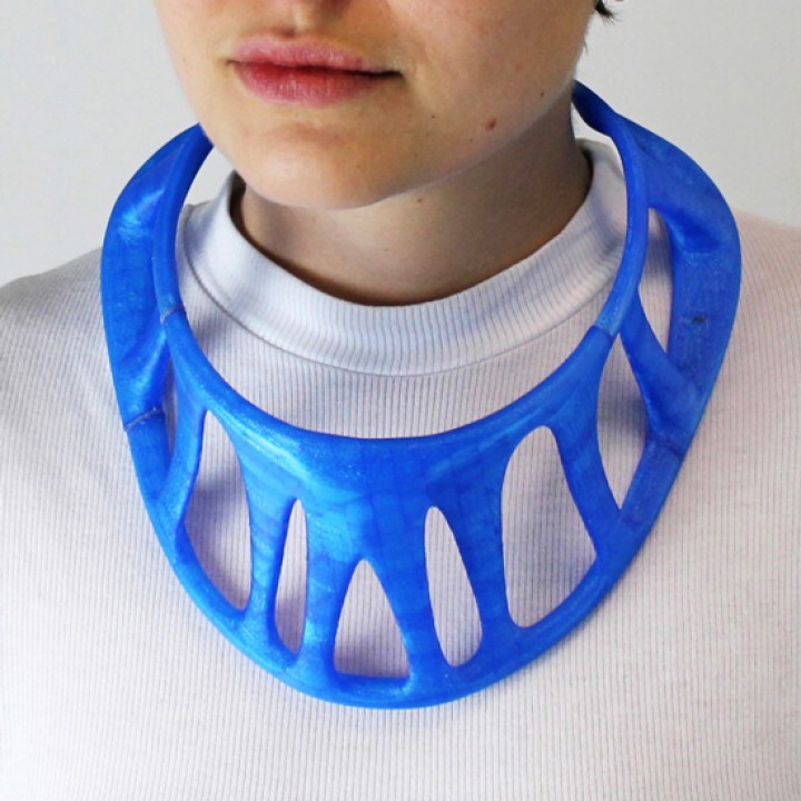 3D Printable Futuristic Neck Cuff by Jennifer Yu