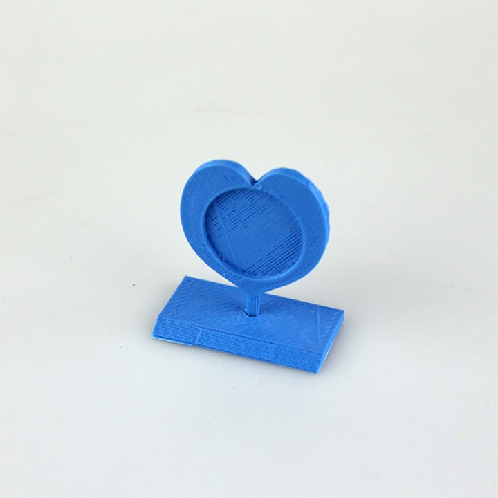 3D Printable Heart Photo Frame by Ivan Hrynkiewicz