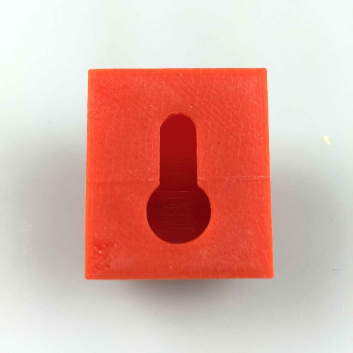 3D Printable Keyhole Slot by Lloyd Bolts