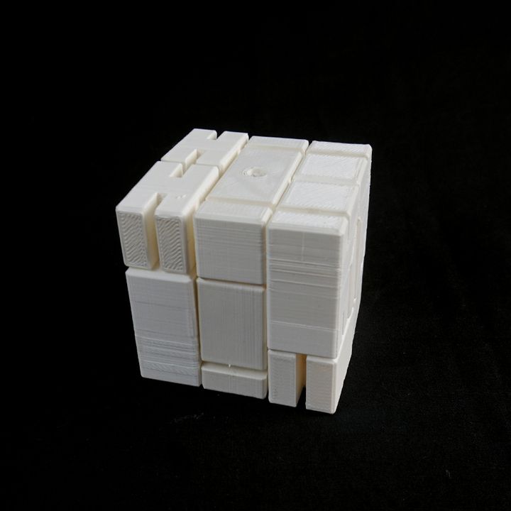 3D Printable SMALL CUBE ROBOT by Menanteau Nicolas
