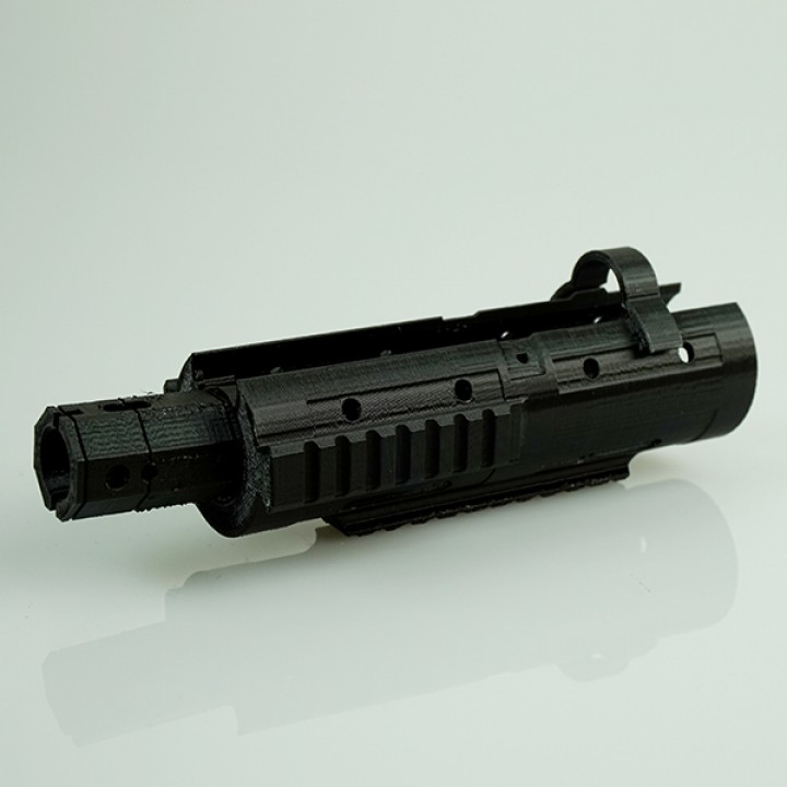 3D Printable handguard and flashligth for mp5 sd airsoft by Julian Arboleda