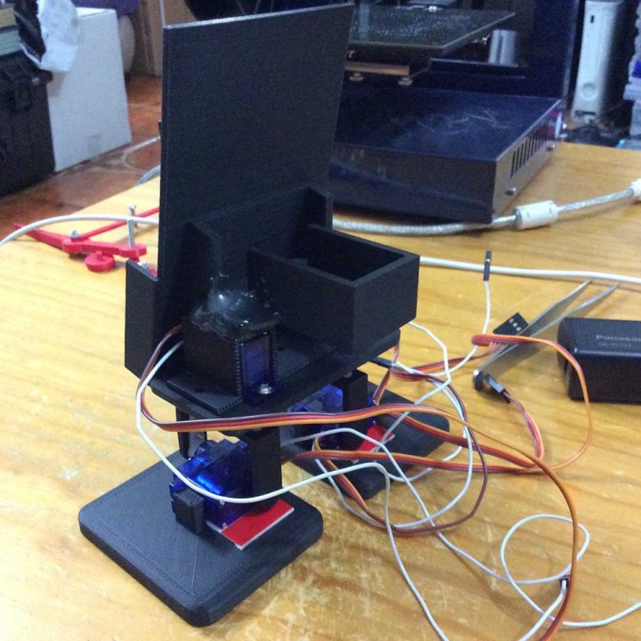 3D Printable MobBob - Smart Phone Controlled Desktop Robot by Kevin Chan