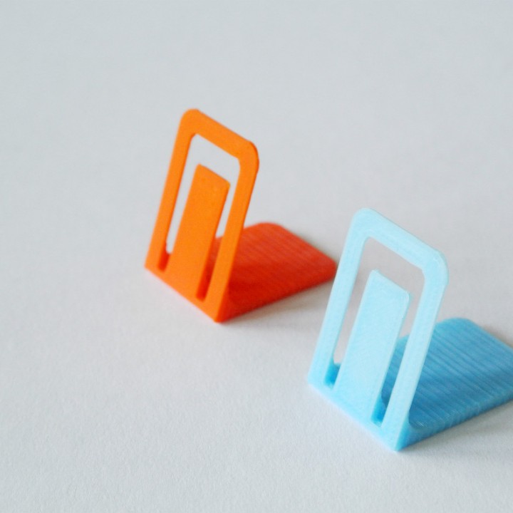 3D Printable Card stand by Tosh Sayama