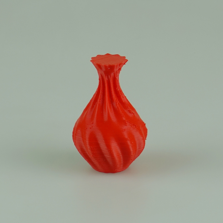 3D Printable Vase, high resolution by Graham Daniel