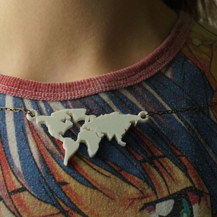 3D Printable World Necklace V2 by Chris