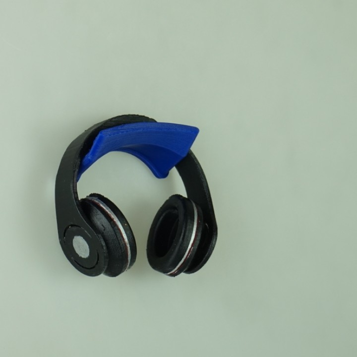 3D Printable Bent Headphone Holder (wall mounted) by Axel Anderberg