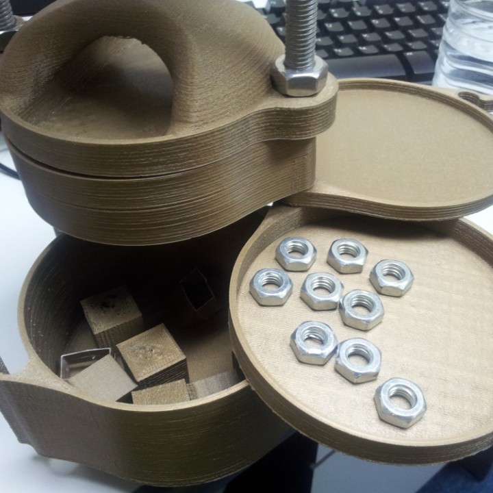 3D Printable Expandable Vertical Toolbox by Asraff Amzani