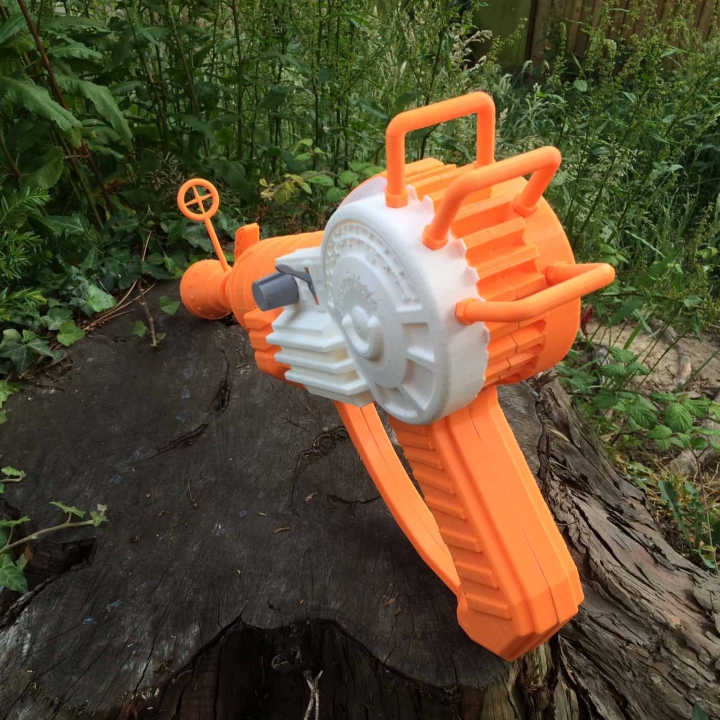 3D Printable Call of Duty Ray Gun by Chris Easton