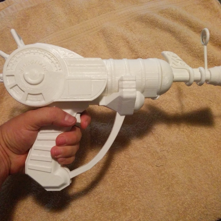 3D Printable Call of Duty Ray Gun by Chris Easton