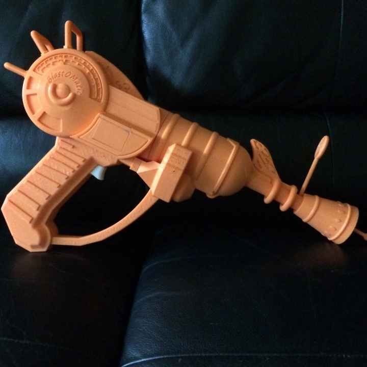 3D Printable Call of Duty Ray Gun by Chris Easton