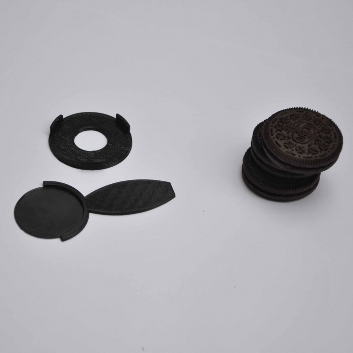 3D Printable Oreo Splitter by Freddy Billowes