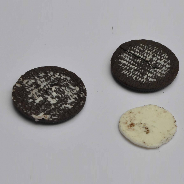 3D Printable Oreo Splitter by Freddy Billowes
