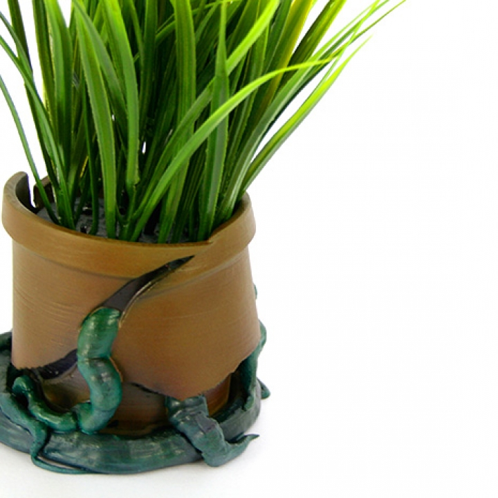 3D Printable Cracked Flower pot by Sander