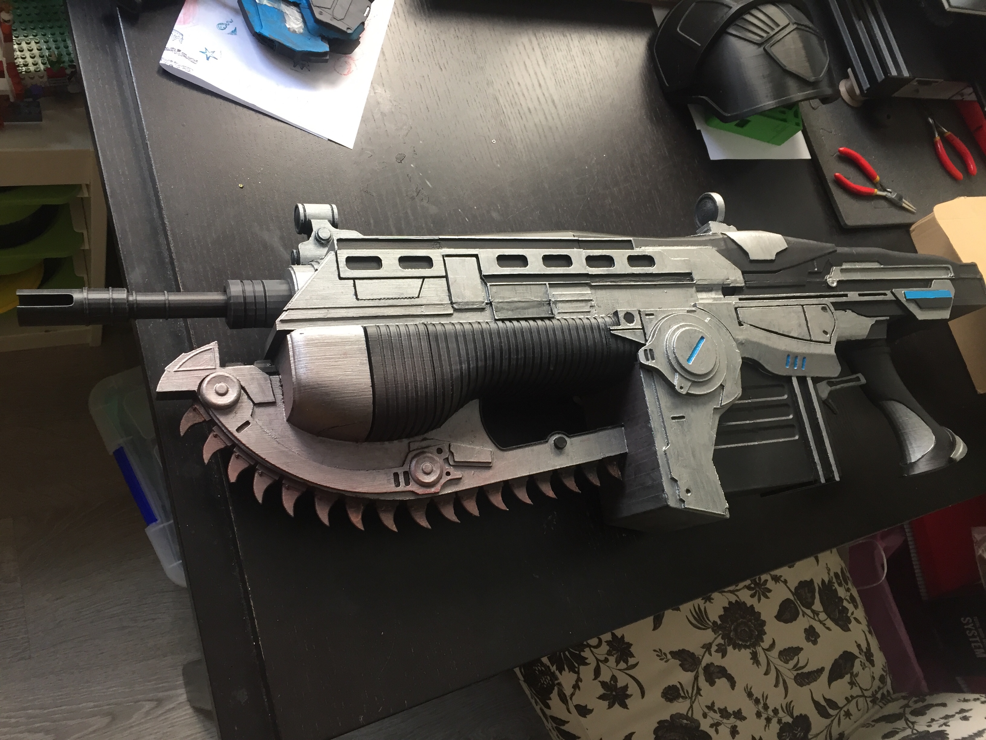 3D Print of Gears Of War Lancer- CHAINSAW GUN! by chatiwar