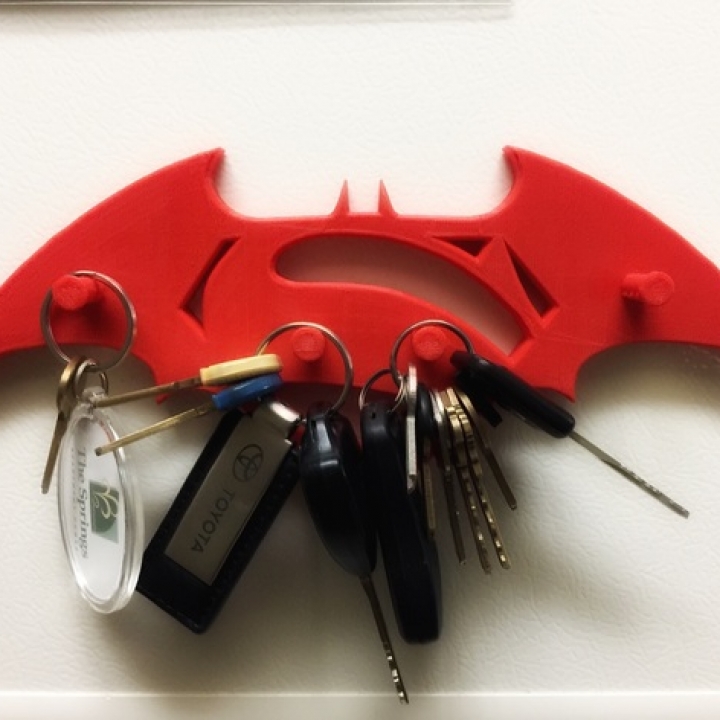 3D Printable Batman Vs Superman Key Holder by Tommy Tapia