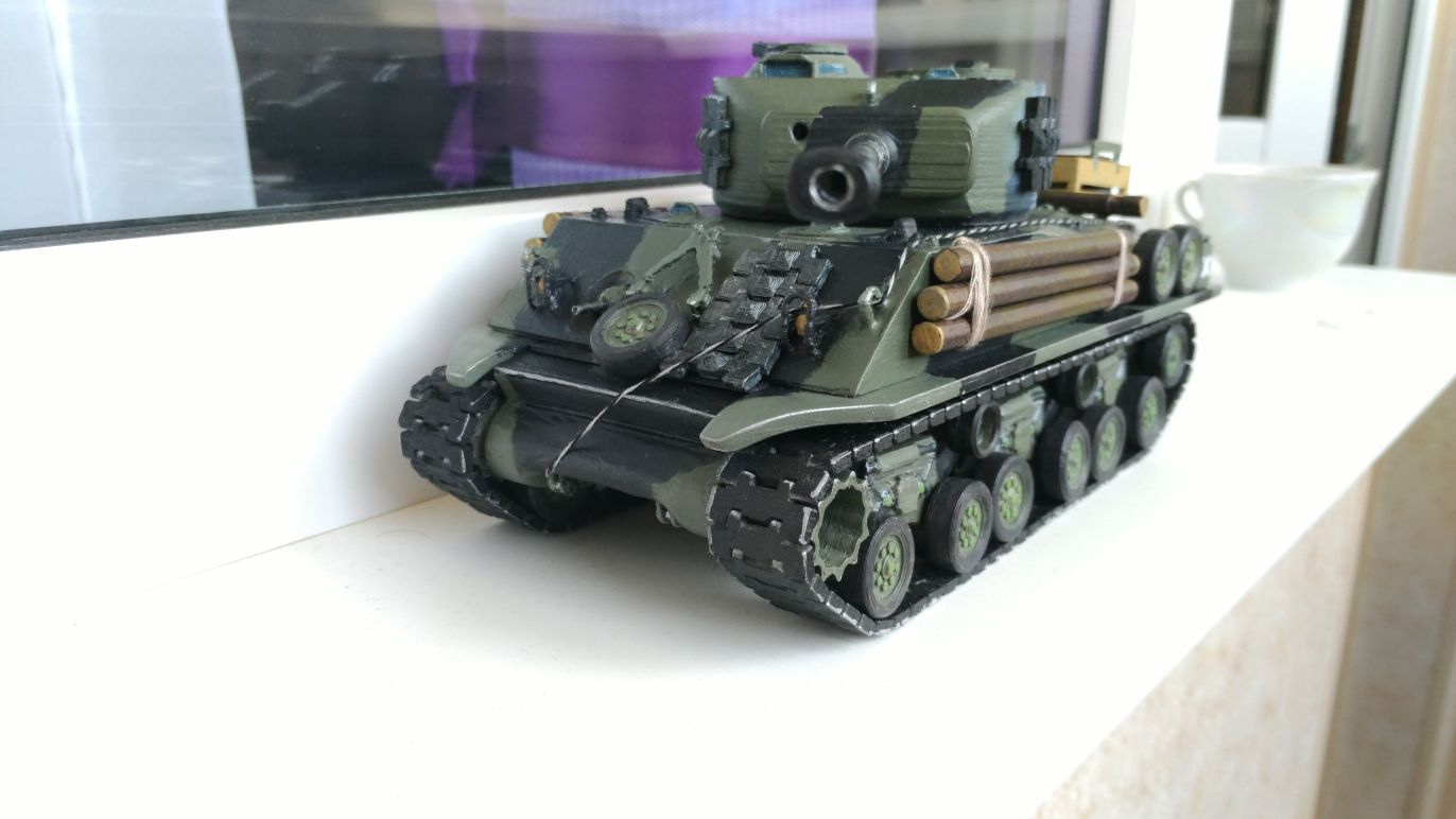 3D Printable Articulated Tank from Fury by Jernej Primon