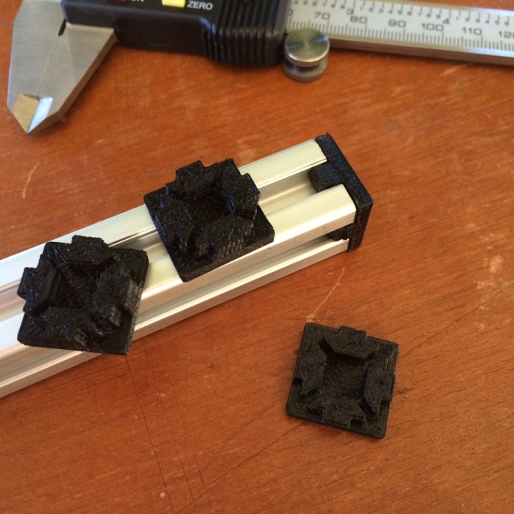 3D Printable 2020 end caps by Simon Holmes