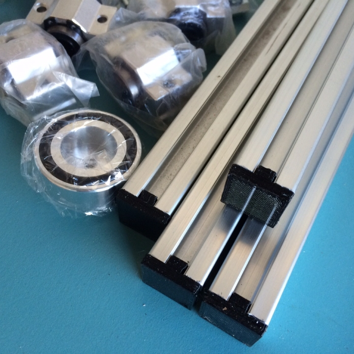 3D Printable 2020 end caps by Simon Holmes