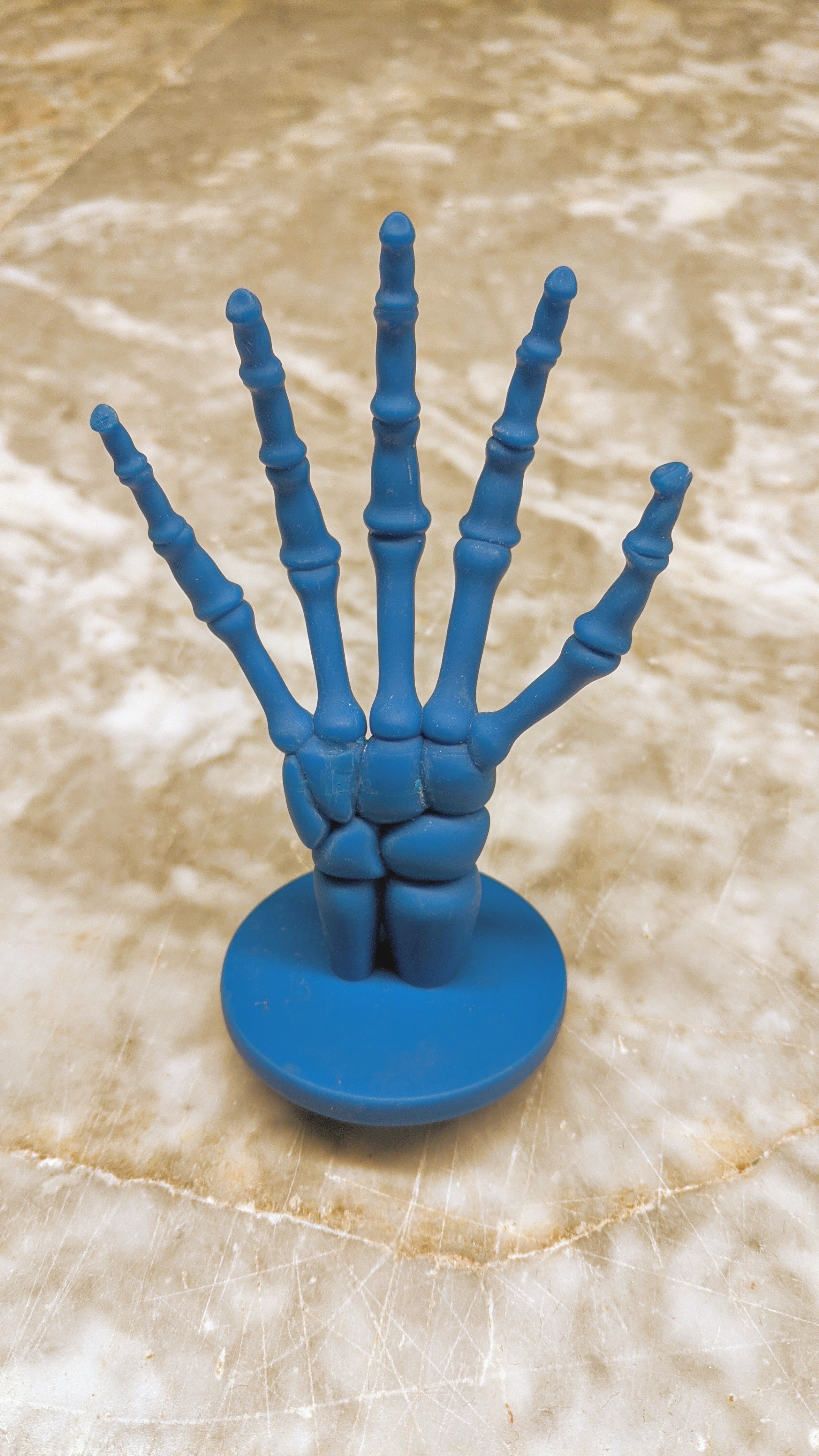 3D Printable Ring holder by Eimile Zalubaite