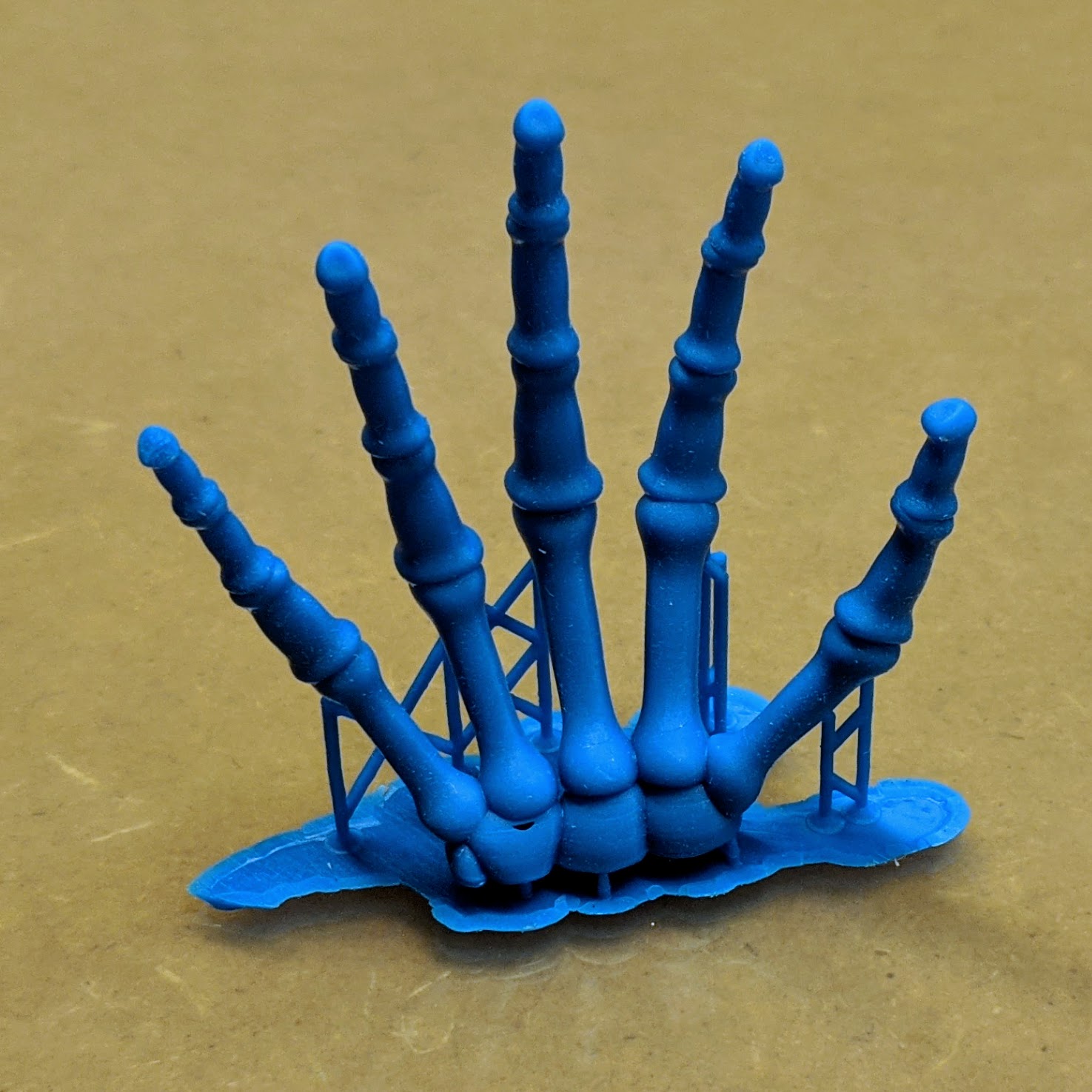 3D Printable Ring holder by Eimile Zalubaite