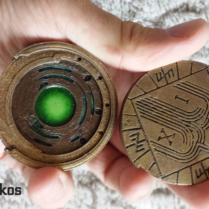 3D Printable Destiny Xûr's Strange Coin (two sided, high resolution) by ...