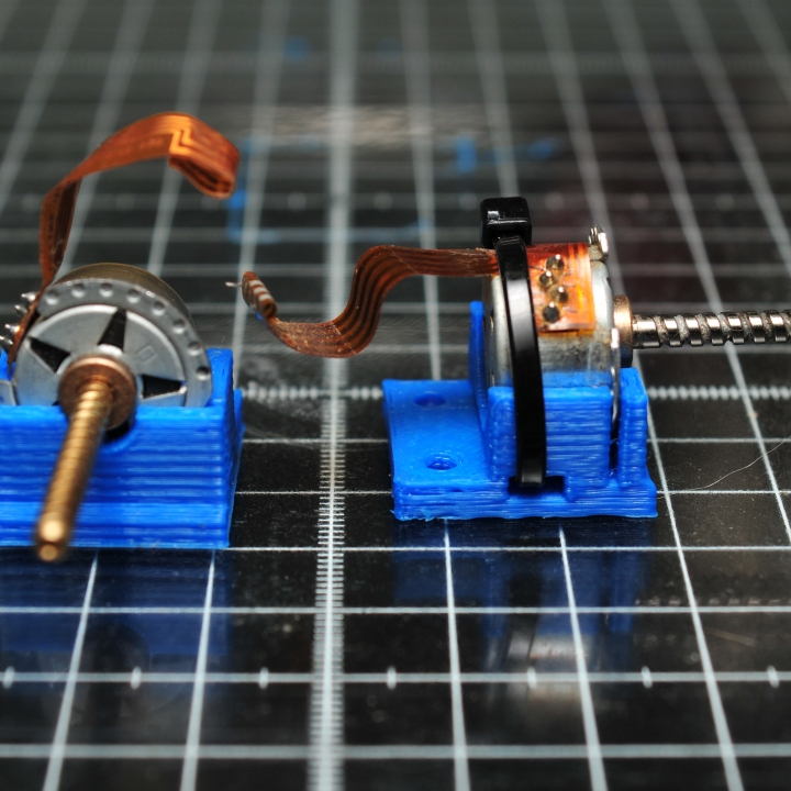 3D Printable Floppy disk drive stepper motor mount by Patrick Pronovost