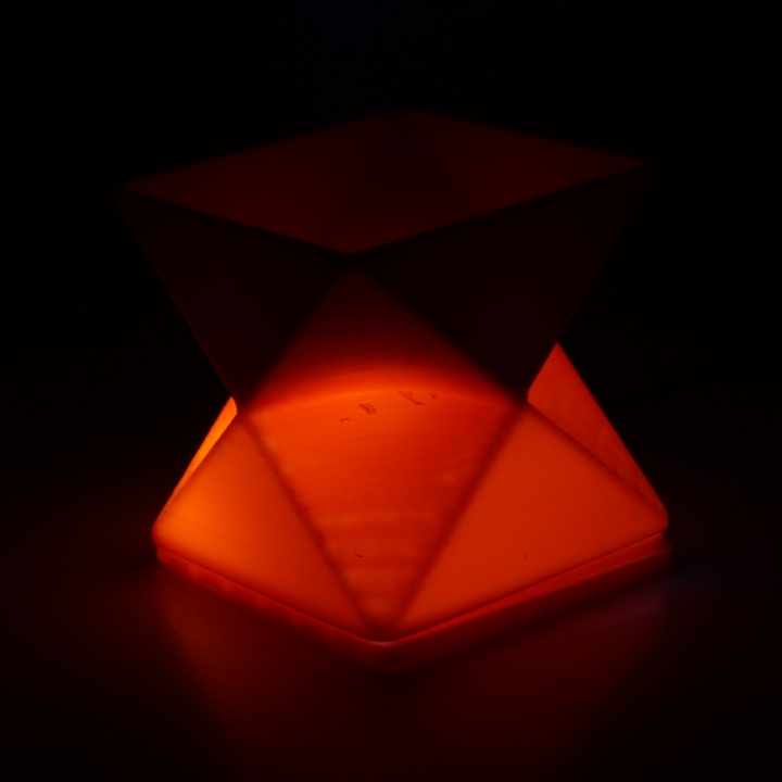 3D Printable USB Lamp_Parabolic Cube by Pablo Lillo