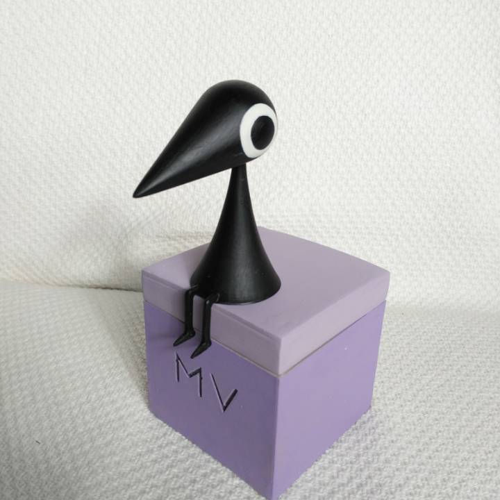 3D Printable Monument Valley Crow & Box by Diego Pérez