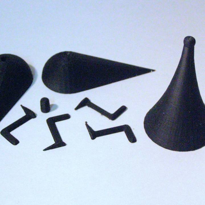 3D Printable Monument Valley Crow & Box by Diego Pérez