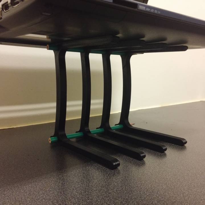 3D Printable Laptop Stand - Minimal Material by Eirik Sverd