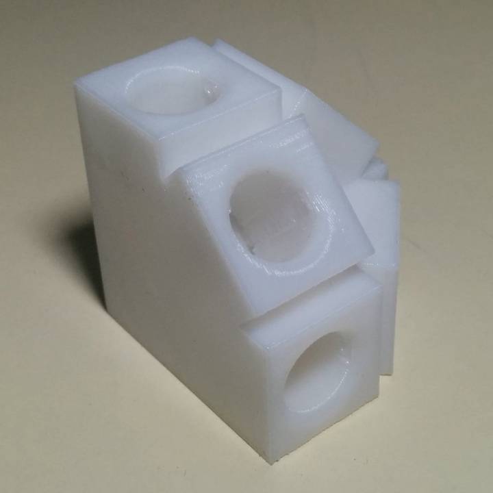 3D Printable Cross braced corner by I Can Make